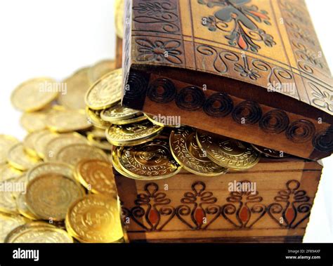 Open Treasure Chest Gold Coins Hi Res Stock Photography And Images Alamy
