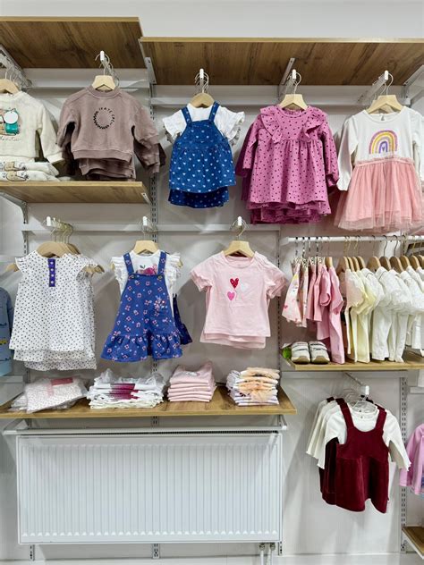 Lucy Люси нь бараагаа шинэчилж хөөрхөн үйлчлүүлэгч нараа тухтай хүлээн авахад бэлэн боллоо