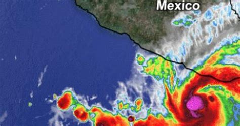 Seasons 1st Hurricane Aims Heavy Hit At Mexico Tourist Zone Fox 35