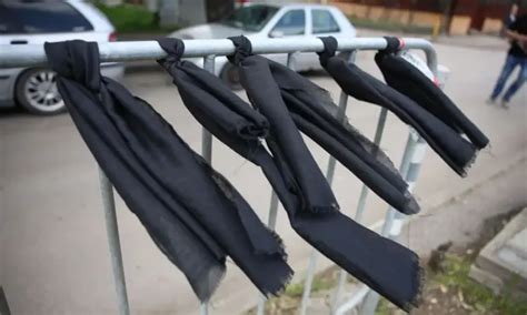 След протест Изпочупиха колите на семейство загубило детето си в катастрофа ᐉ Новини Tribune Bg