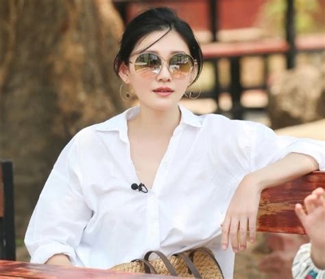 រូបភាព កូនស្រី សាន់ឆាយ បង្ហាញភាពស្រស់ស្អាត ហ្វេនៗចាប់អារម្មណ៍ គ្រប់គ្នា Khmerload Cambodia