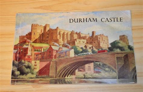 Durham Castle книга англійською — ціна 96 грн у каталозі Історичні Купити товари для спорту за