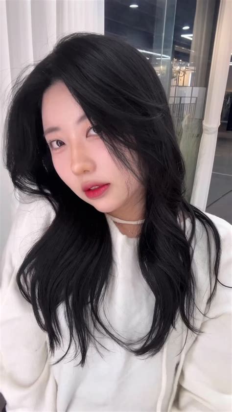 Goby Cin 슬이 내추럴한 웨이브에 포인트 머리땋기로 힙한느낌 도 넘 잘어울리는 서연언니🤎 진서연