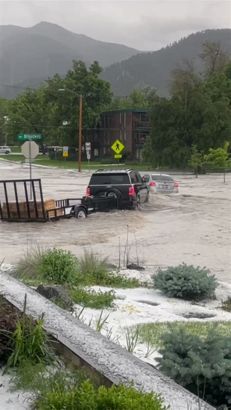 Courtney Fromm On Twitter A Larger Vehcile Attempts To Pull Up To