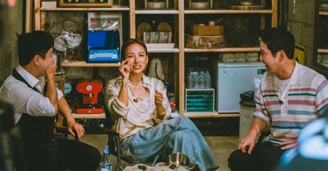 [단독] ‘짠한형 신동엽x이효리 술자리 투샷 공개…얼큰한 분위기