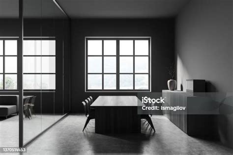 파노라마 창 근처 좌석 테이블 및 컴모드가 있는 어두운 회의 내부 0명에 대한 스톡 사진 및 기타 이미지 0명 3차원 형태 가구 Istock
