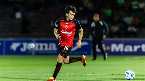 Quién Es Gilberto Mora Perfil Edad Dónde Juega Y Vida Personal Del