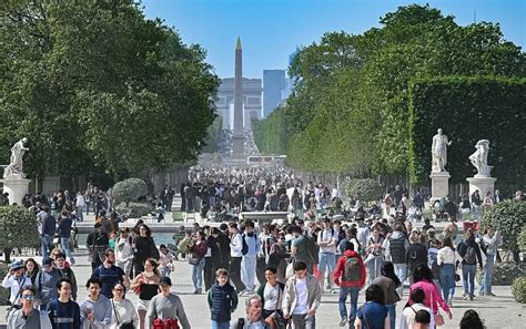 Wander Through Frances Timeless Landmarks