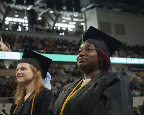 Ivy Tech Indianapolis Awards More Than 4 400 Degrees And Credentials