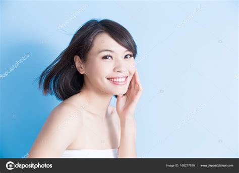 Beautiful Woman Smiling Happily Stock Photo Ryanking