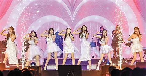 이번엔 ‘아버님 팬들도 나섰다 ‘미스트롯3′ 전국 투어 닻올려