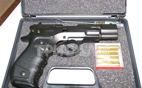 Намериха незаконно оръжие и боеприпаси в Брусен