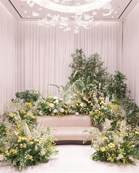 조선 팰리스 웨딩 ⠀ 다가오는 웨딩의 계절 봄 우아한 핑크빛 무드로 화사하고 아름다운 웨딩을 연출해 드립니다 웨딩 예약 문의 02 727 7470 Instagram