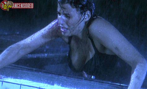 Naked Elena Uhlig In Swimming Pool Der Tod Feiert Mit