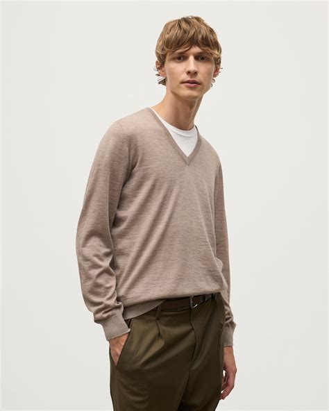 Mens Fin Light Brown V Neck Cashmere Jumper Made In Scotland