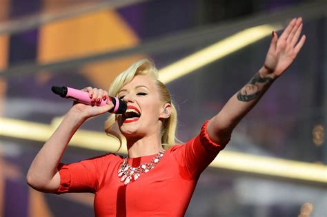 Iggy Azalea Scrolller