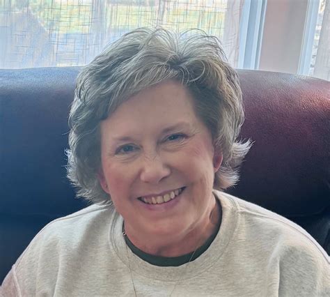 Marilyn A Hoeing 65 Wtre Radio