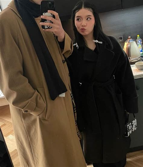 Aesthetic Instagram Poses And Outfit Ideas