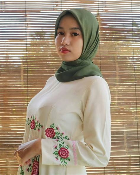 Jilbab Cantik Adiwa Zahratul Maula