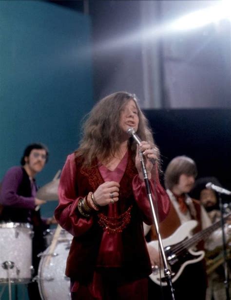 40 Amazing Color Photographs That Capture Best Moments Of Janis Joplin