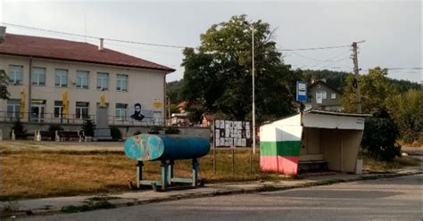 Водата на село ЛЮЛИН негодна за пиене Докараха водоноска