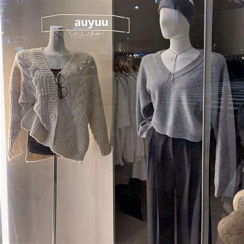 동탄옷가게 Auyuu 🖤 오유 동탄오유 동탄2옷가게 동탄여자옷가게 2동탄옷가게 매일하는일인데 아직두 마네킹 옷입히는건 재밌음 From 릴스초보