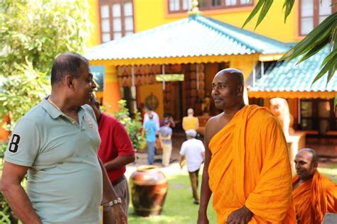 Thilina බන්දුලමාල දමනය ඈත නූලෙන් වස්ත්‍ර ගැලවී ගිය බන්දු යැ මෑතැ රන් පැහැ වතින් රැස් විහිදි