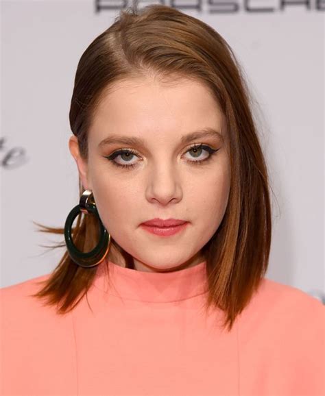 Jella Haases Instagram Twitter And Facebook On Idcrawl