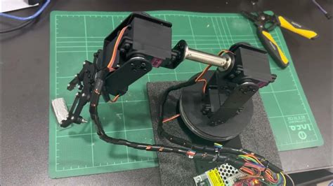 แขนกลหุ่นยนต์ 6 แกน ฐานวงกลม ทดสอบจับชื้นงาน Arduino Robotarm 6 Dof