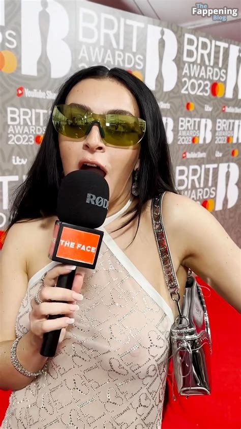 Charli Xcx Flashes Her Nude Tits At The Brit Awards In London Photos Pinayflixx Mega