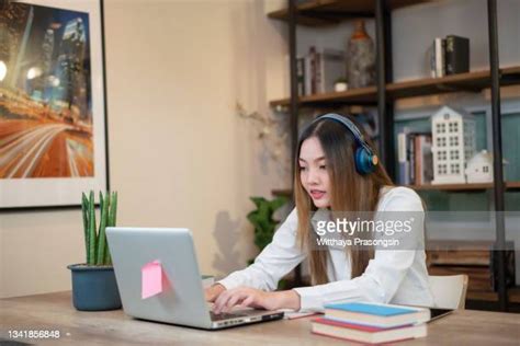 Language Certificates Photos And Premium High Res Pictures Getty Images