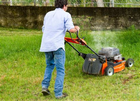 How to Stop a Lawn Mower from Smoking: Quick and Easy Fixes