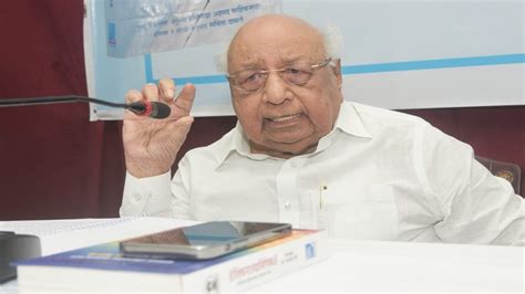 अब्दुल गफ्फार खान यांना गांधीनिष्ठेचे मोल चुकवावे लागले प्रा सुरेश द्वादशीवार यांचे मत