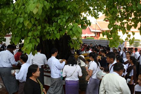 ကျိုင်းတုံမြို့၌ ကဆုန်လပြည့် ညောင်ရေသွန်းပွဲတော်ကျင်းပ Information And Public Relations Department