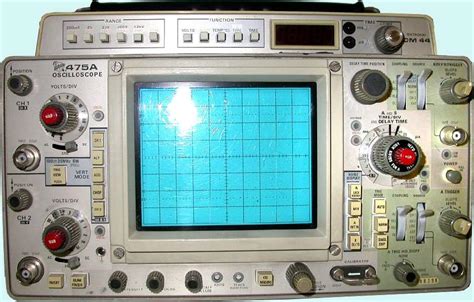 Tektronix 475a Oscilloscope And Dm44 Digital Multimeter