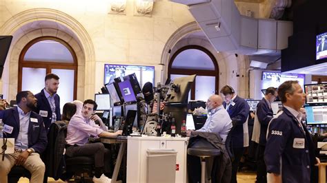 Уолстрийт расте в ранната търговия след данните за солиден ръст на новите работни места в САЩ