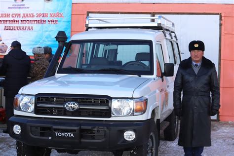 Эрэн хайх аврах ангид шаардлагатай иж бүрэн тоноглогдсон 2 автомашиныг гардуулан өглөө