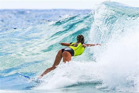 Golden Girl Alana Blanchard On Gold Coast Bottom Turn In Bikini Bottoms Nikon D800e Photos Of
