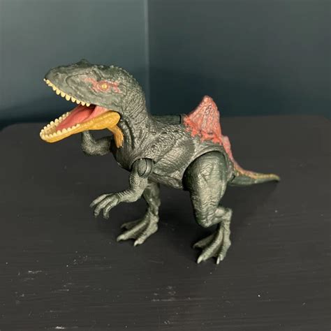 Jurassic World Dino Rivals Dual Attack Concavenator Toy Figure Dinosaur