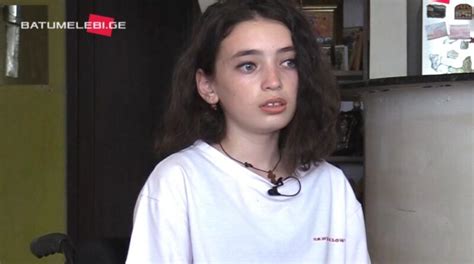 13 წლის ანეტას ცხოვრება ეტლით ვიდეო Batumelebi • მედიასკოლა 2021 შშმ პირთა უფლებები