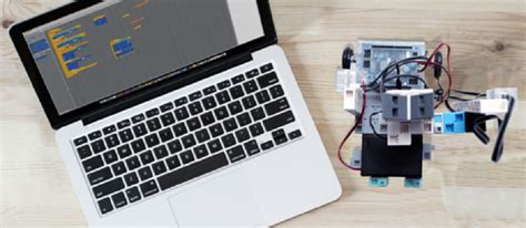 Qui Peut Programmer Un Robot En Scratch Ecole Wendpanga