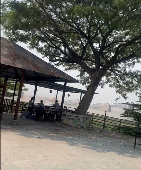 Mizzima News In Burmese ပုံအညွှန်း − စစ်ကိုင်းတံတားဟောင်း သို့ အင်းဝတံတားသည် မတ်လ ၂၈ ရက် မ