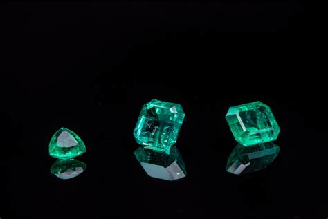 What Is The Difference Between Zambian Colombian Emeralds Biron Gems