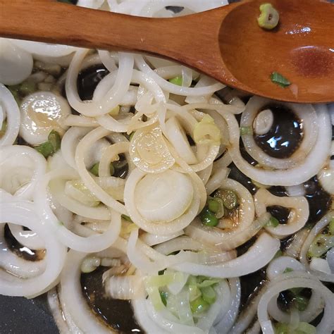 콜레스테롤 수치를 낮춰주는 초간단 양파 간장 볶음 만드는 법