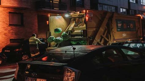 Garbage Collector Dies As Gun Goes Off In Bag Weirdnews Dunya News