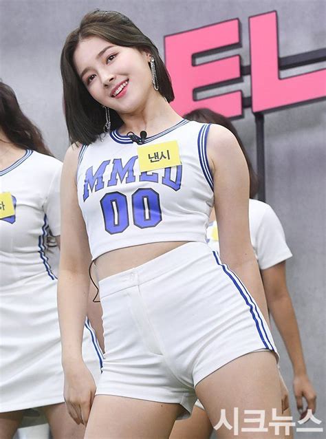 Girl Beautyful에 있는 핀