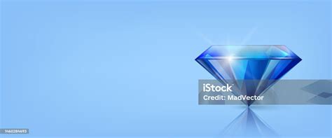 3d 현실적인 파란색 투명 삼각형 빛나는 보석 다이아몬드 크리스탈 라인석이 반사된 파란색 배경에 근접 촬영된 벡터 수평 배너 보석 개념 디자인 템플릿 에메랄드에 대한 스톡