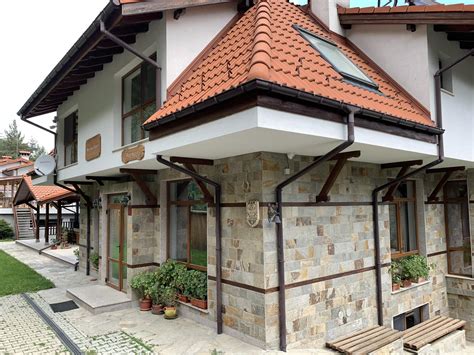 Равногорски Еко Продукти А днес много билкари и някои лекари вярват че билката и медът