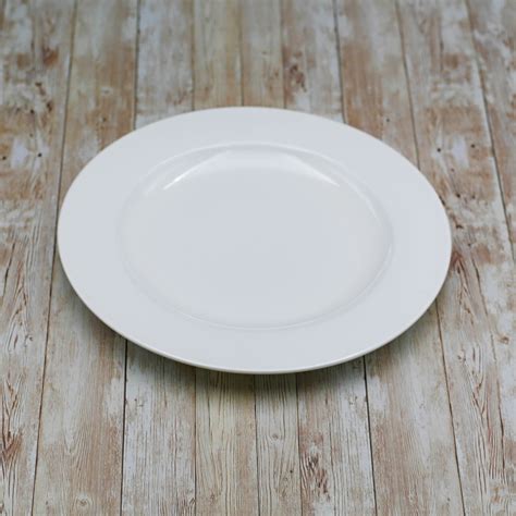 11 Dinner Plates Store
