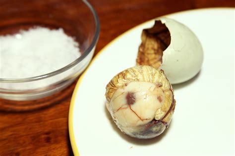 Balut How To Eat The Philippines Fertilized Duck Egg Cnn